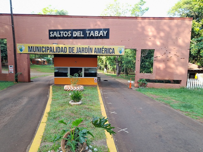 Precios populares en Saltos del Tabay: $400 entrada y dormis desde $1. ...