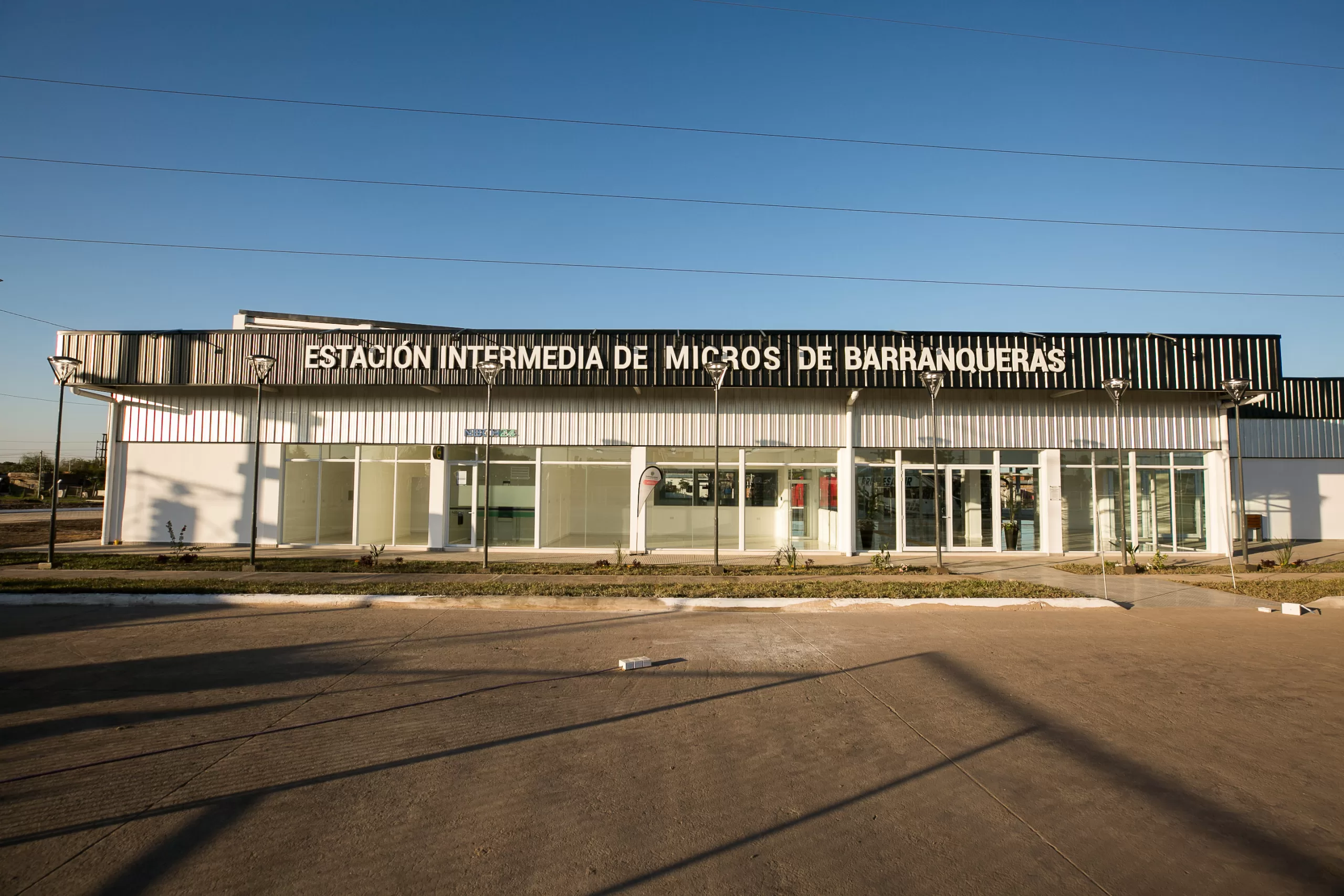 Mientras Posadas espera, la chaqueña Barranqueras inauguró moderna ...